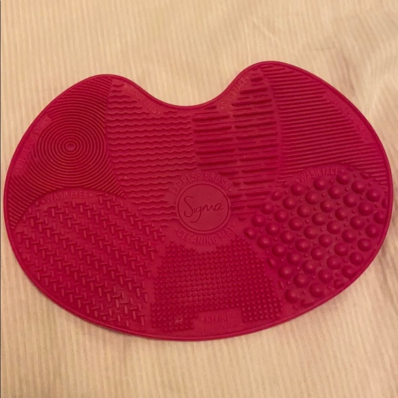 Sigma Beauty | Makeup | Sigma Cleaning Mat | Poshmark